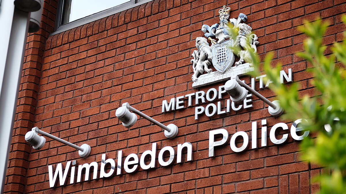 Extraordinary Merton Council meeting called on police counter closures ...